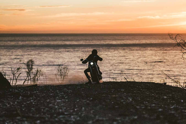 A GUIDE TO RIDING THE GREAT OCEAN ROAD ON A MOTORCYCLE - SA1NT