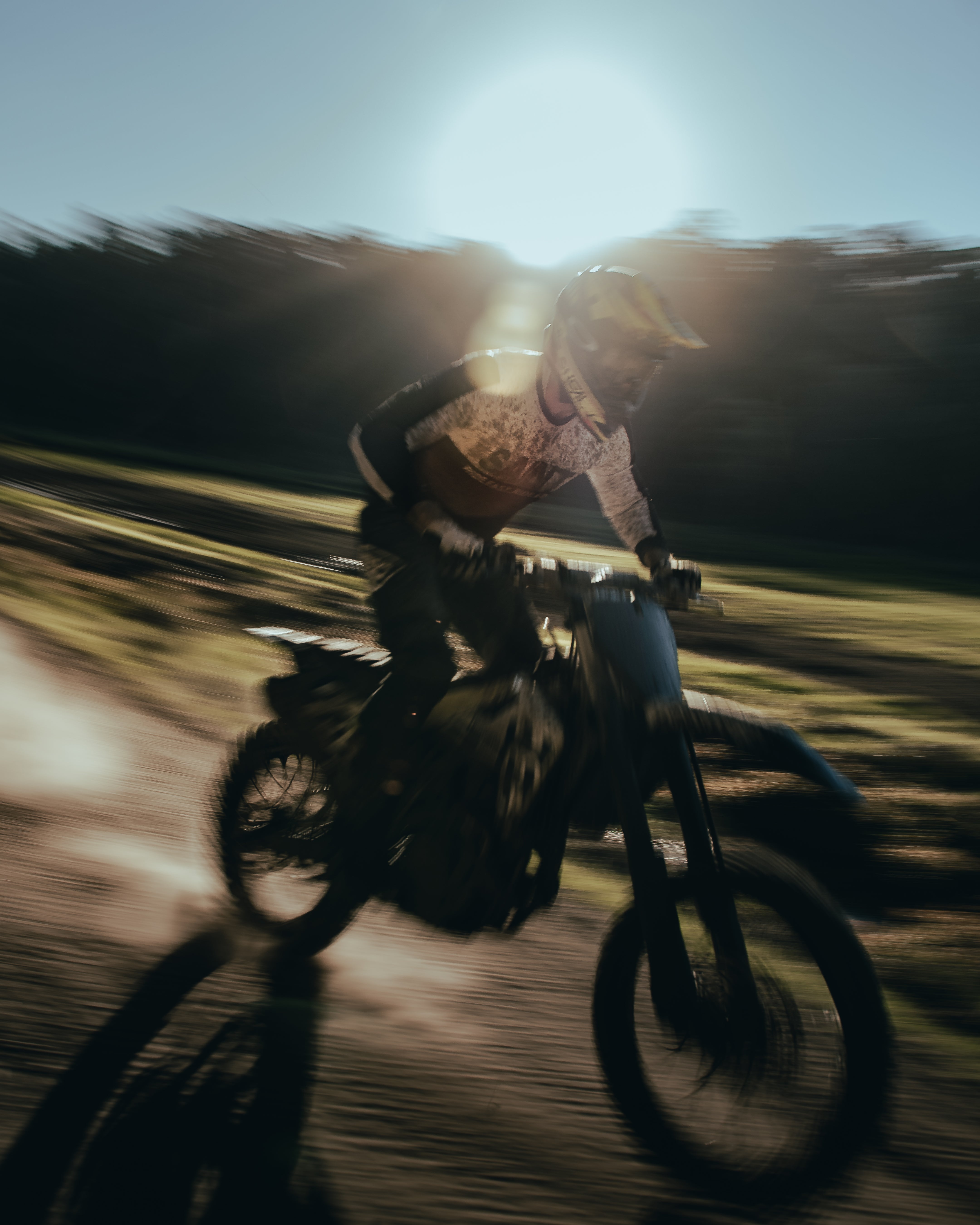 20 MOTORCYCLE HAND SIGNALS YOU SHOULD KNOW | SA1NT